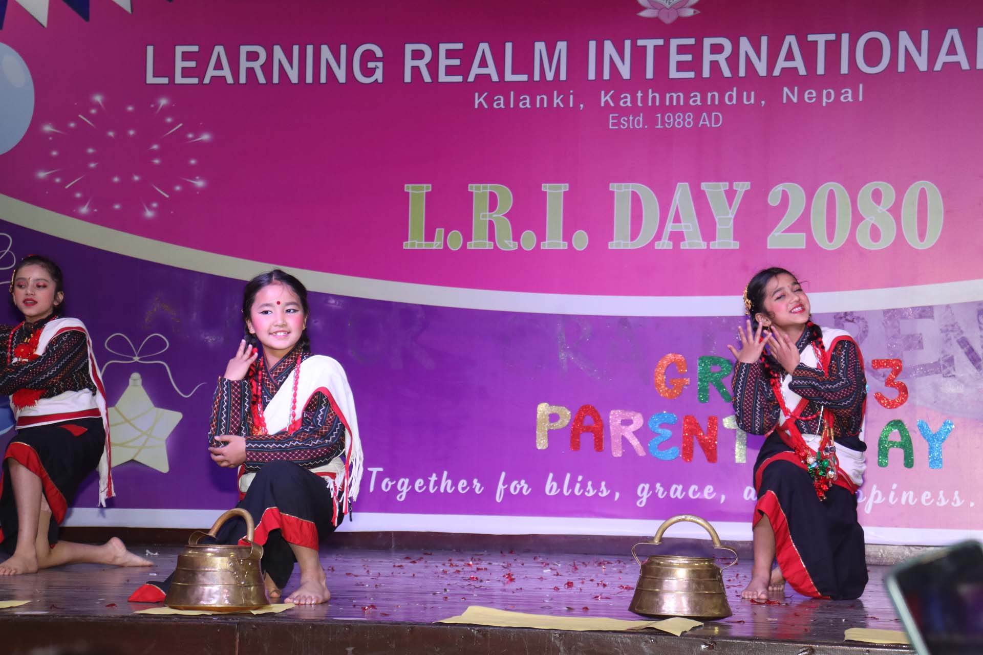 Gallery - LRI School